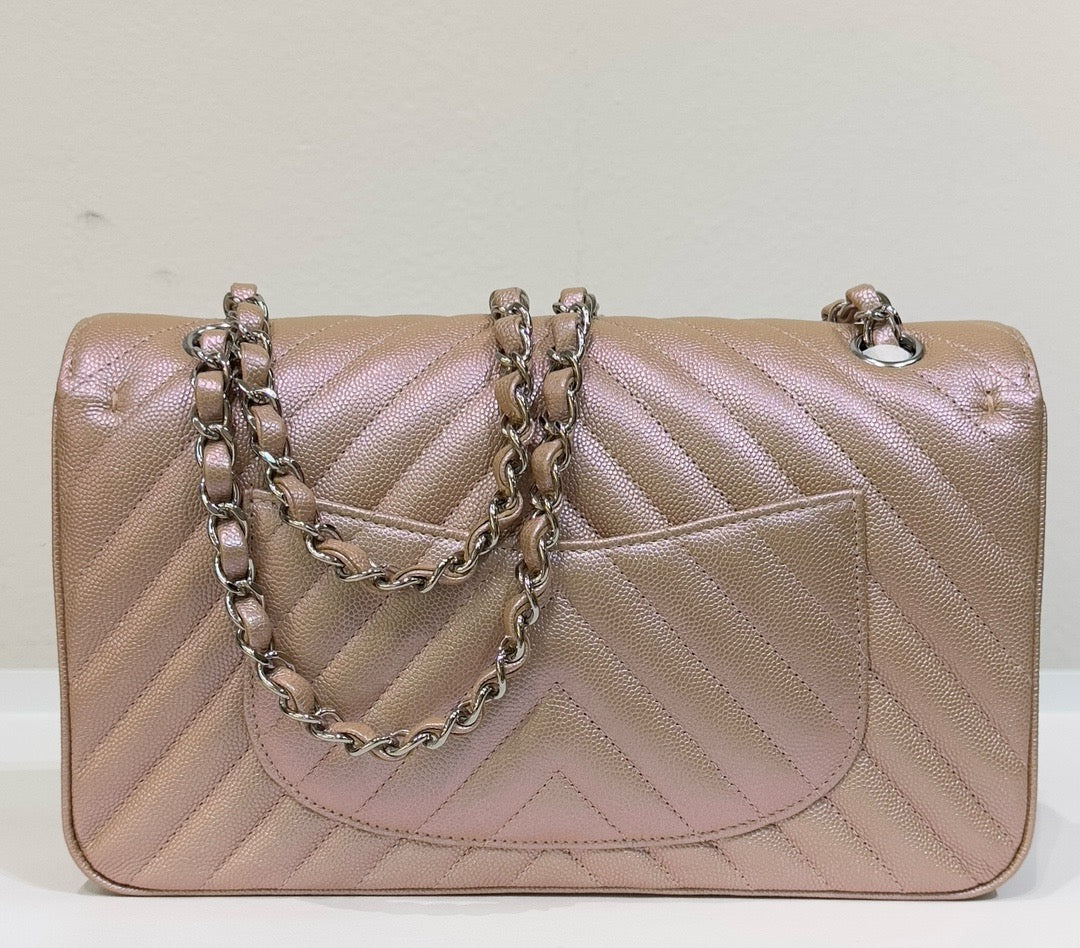 Chanel Medium Classic Chevron Caviar Double Flap 17B Rose Gold SHW ...